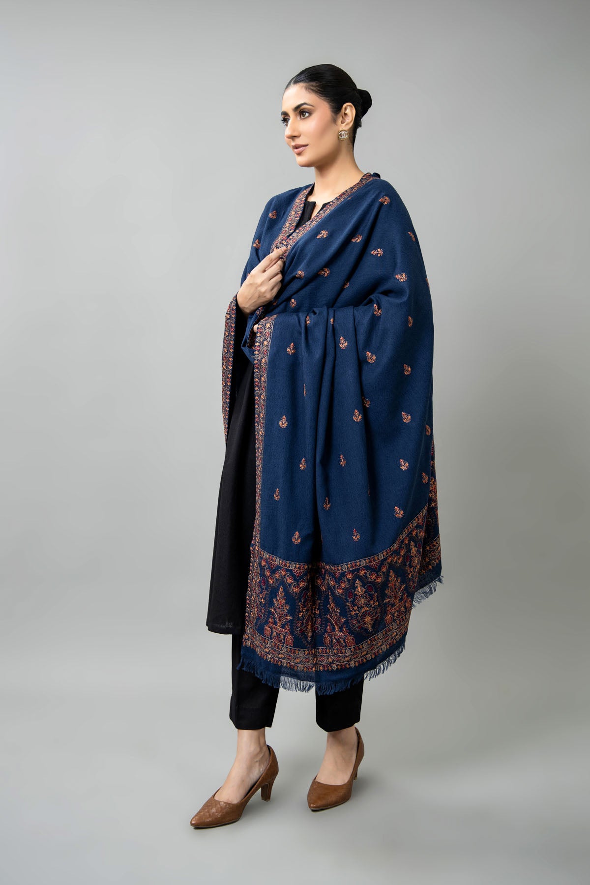 EMBROIDERED KARANDI LAWN SHAWL 1 PCS – The Fabric Store Pakistan